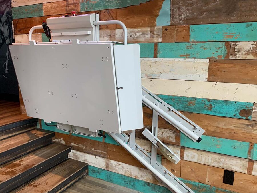 Delta • Wheelchair Lift • Savaria Asia