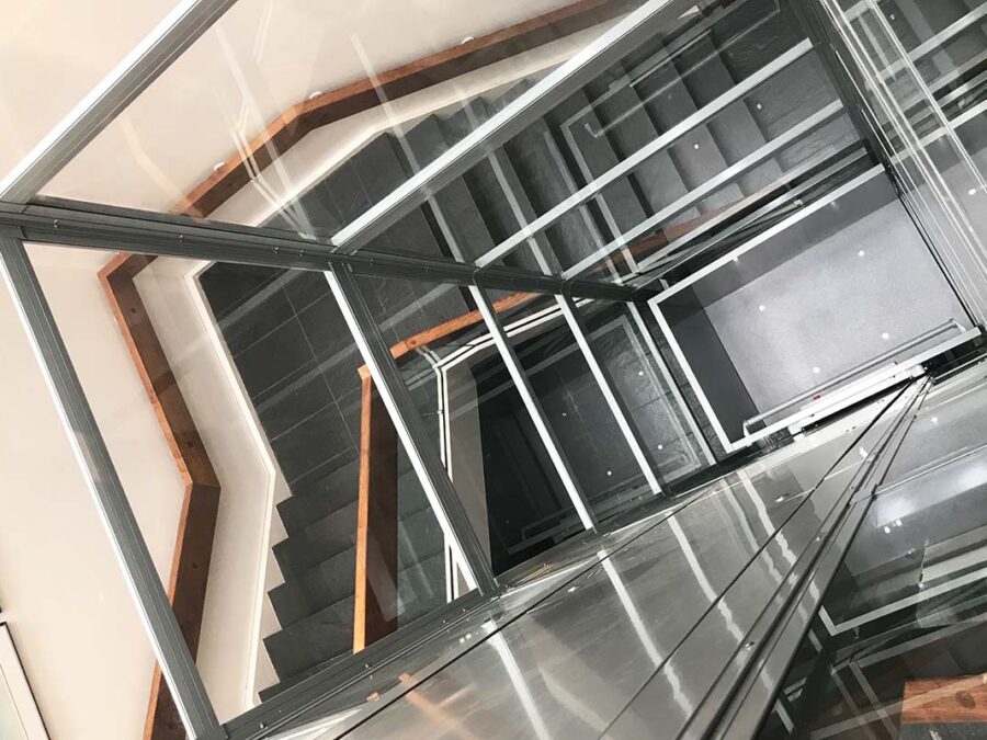 V-1504 • Wheelchair Lift • Savaria Asia